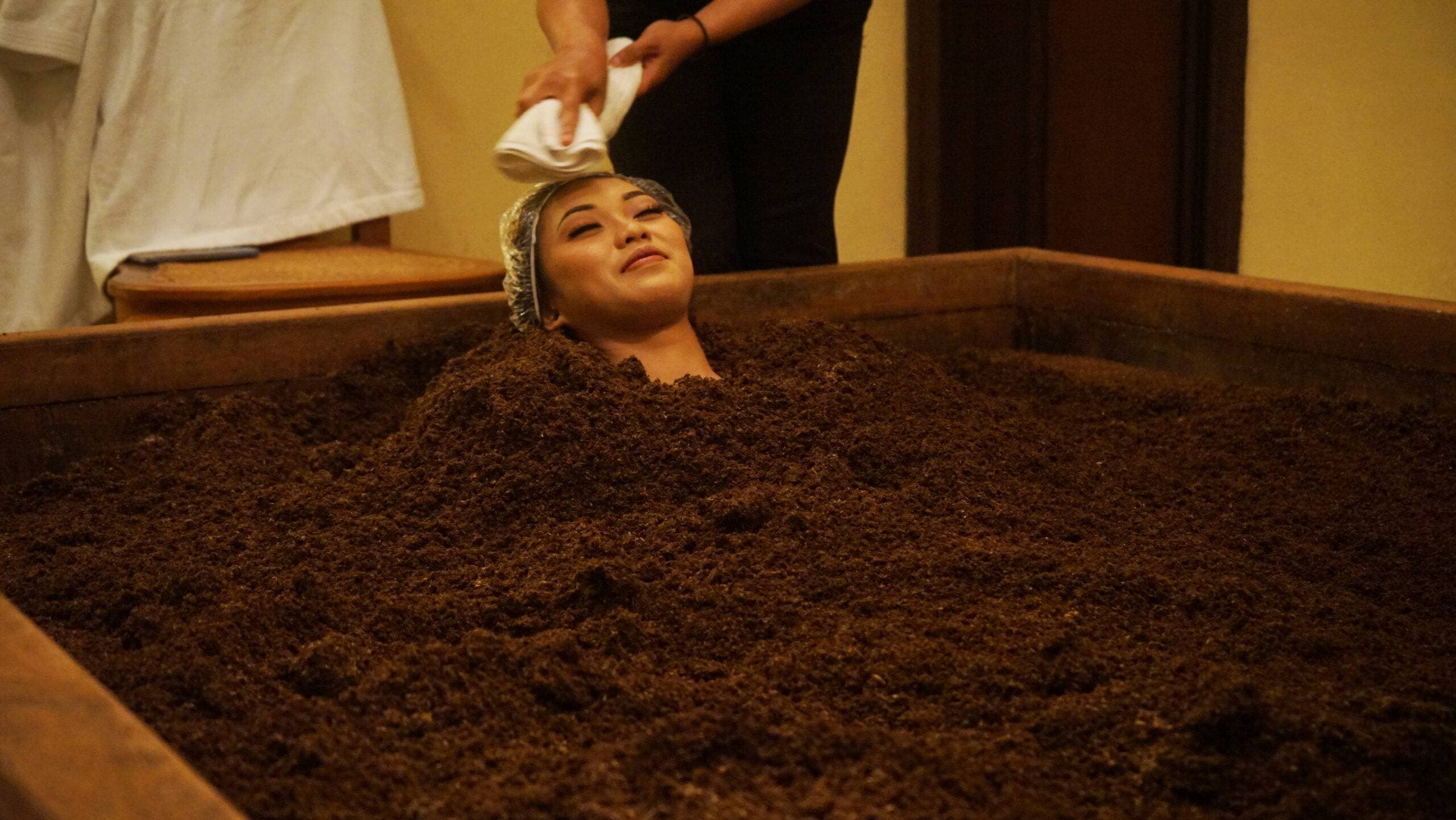 Enzyme Bath Therapy (2 Pax) – Kaliandra Resort & Organic Farm