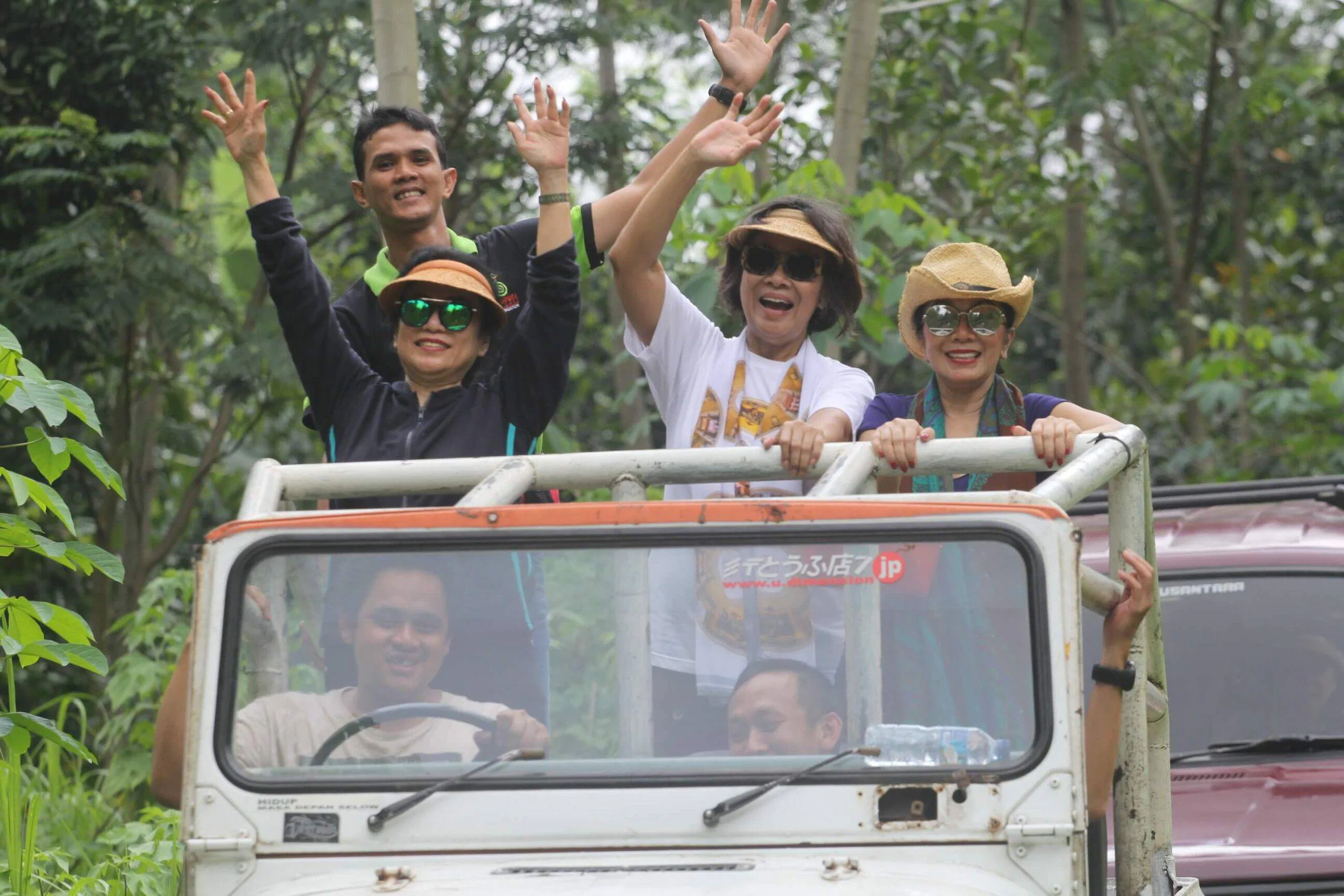 Jeep Off Road – Kaliandra Resort & Organic Farm